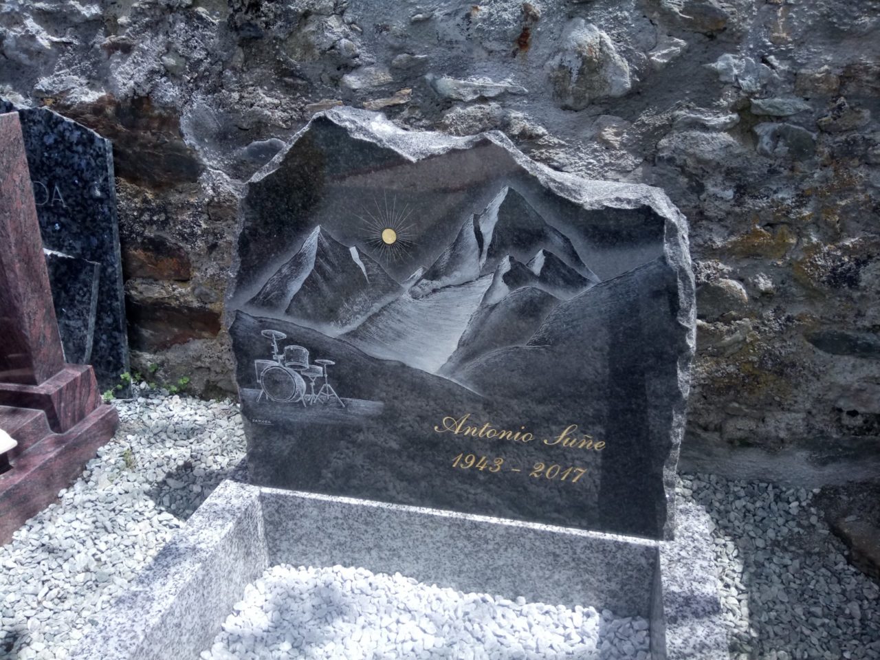 stèles funéraires - Marbrerie Zamora Comminges (31) & Hautes-Pyrénées (65)